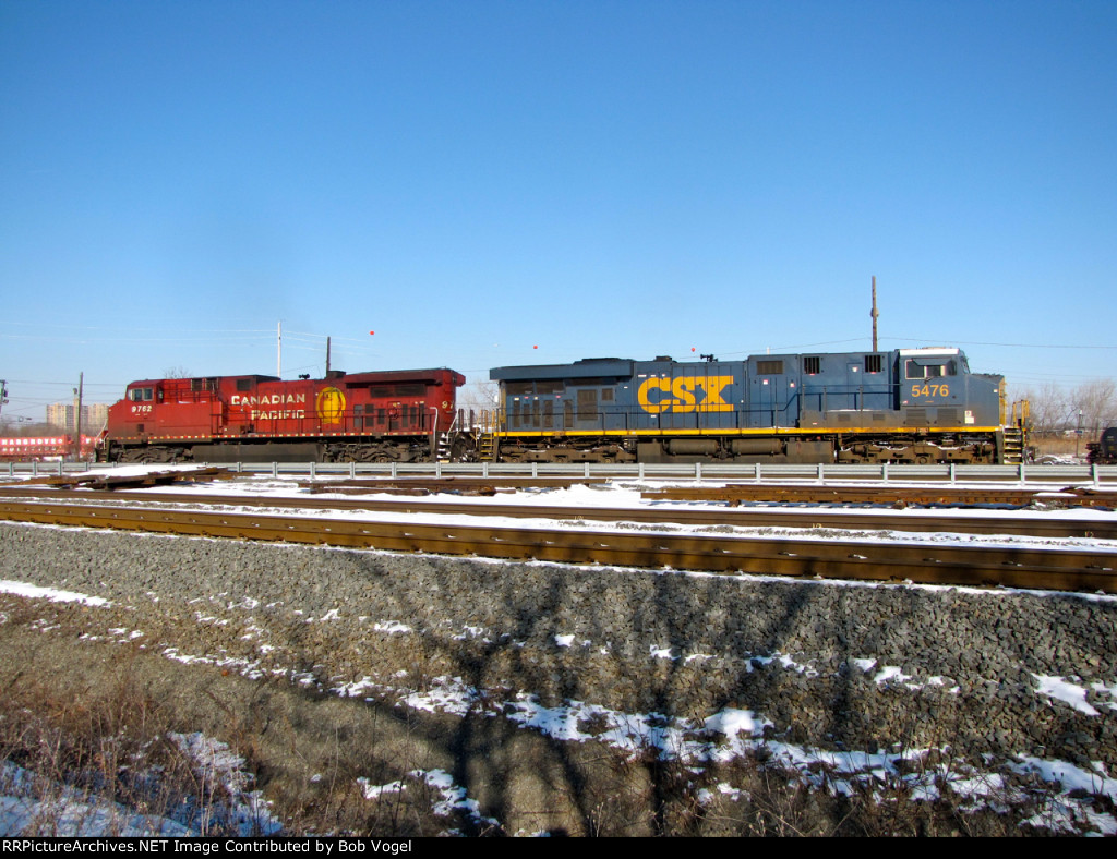 CSX 5476 and CP 9762